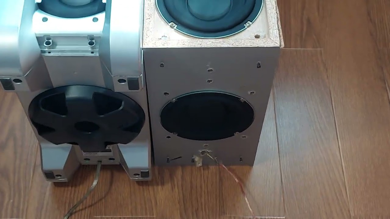 bass test 2x sony ss ws12 - YouTube