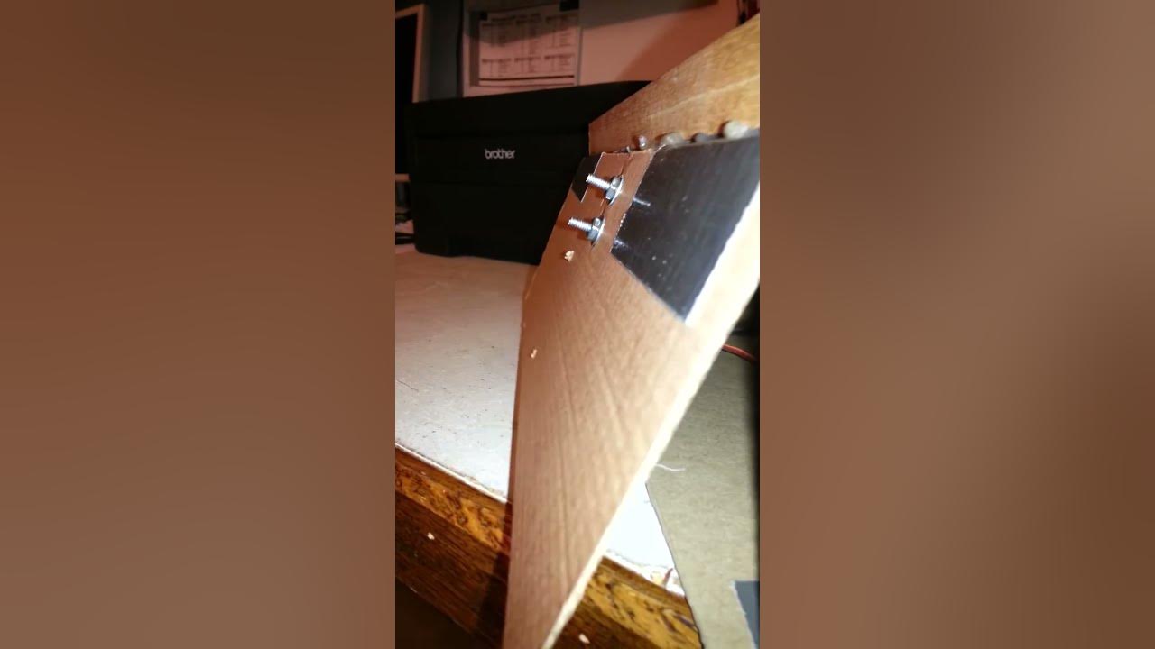 Flap control using a cheap servo and Arduino - YouTube