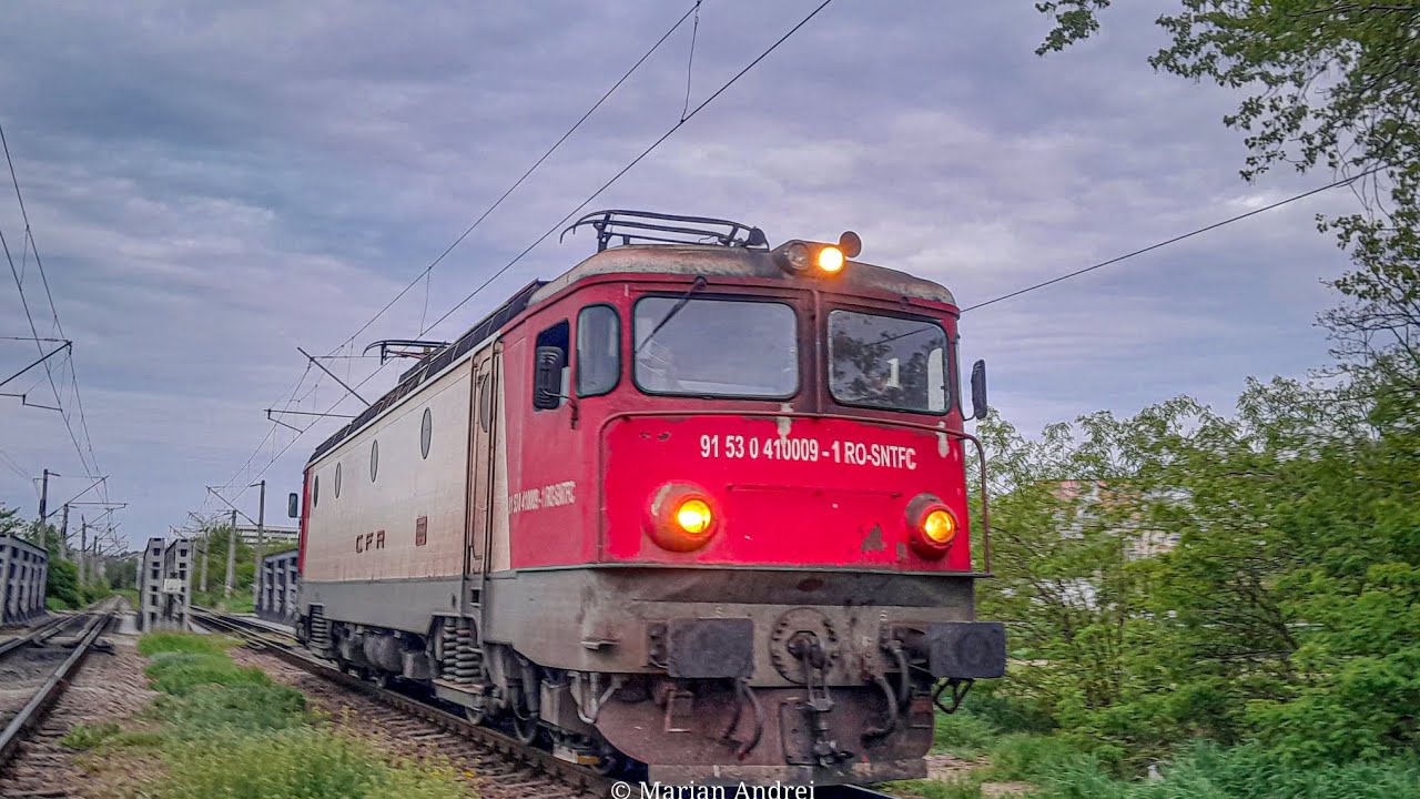 EA 009, a depoului CFR Brașov, executând manevra după tractarea ...