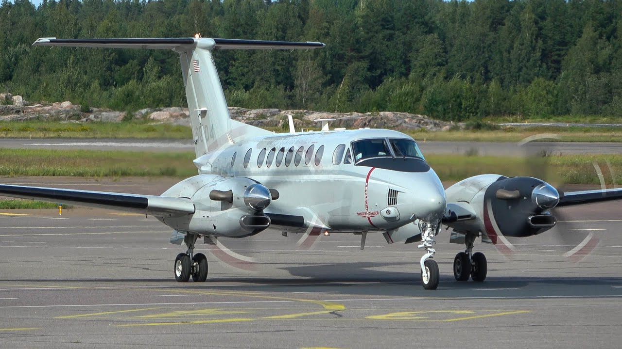 Marine Corps UC-12W Huron Ramp Arrival - YouTube