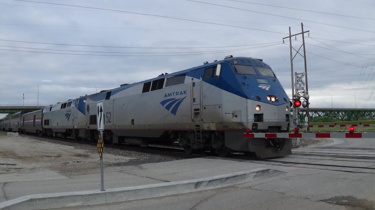 Amtrak #5 Arrives at Ottumwa Five Minutes Late - YouTube