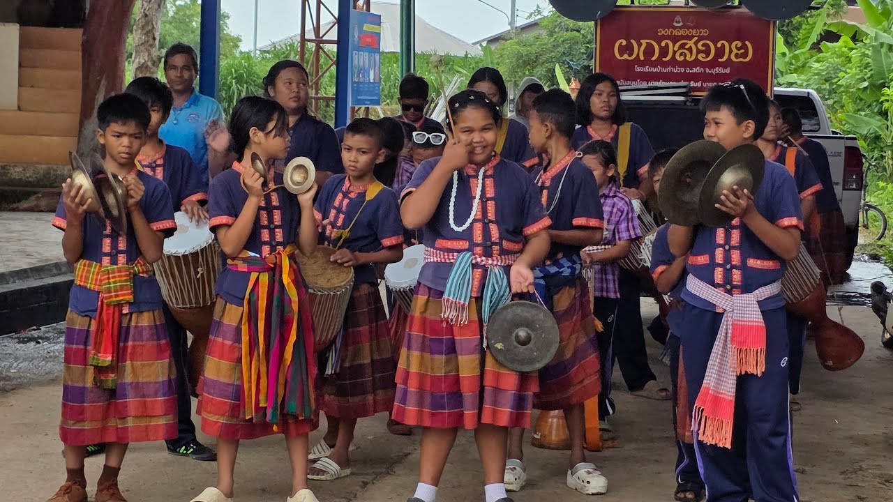 ร่วมแห่เที่ยนพรรษา - YouTube