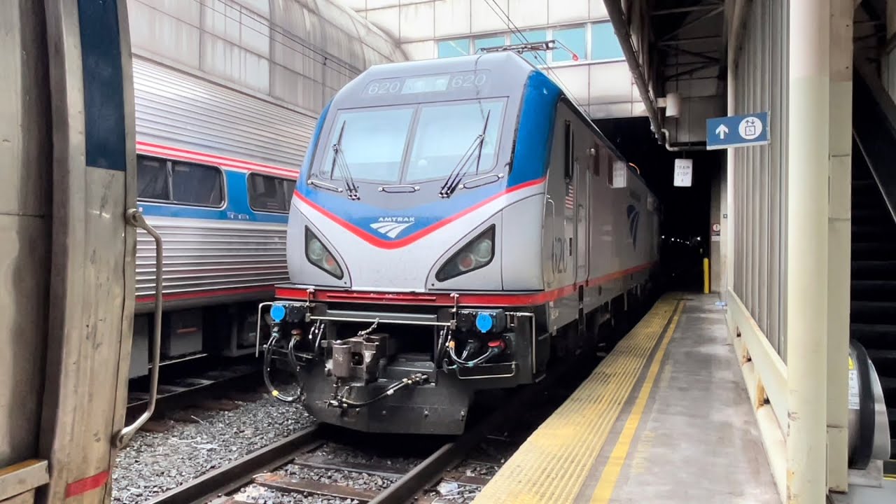 Amtrak Northeast Regional Train #185 Changing Locomotives At Washington ...