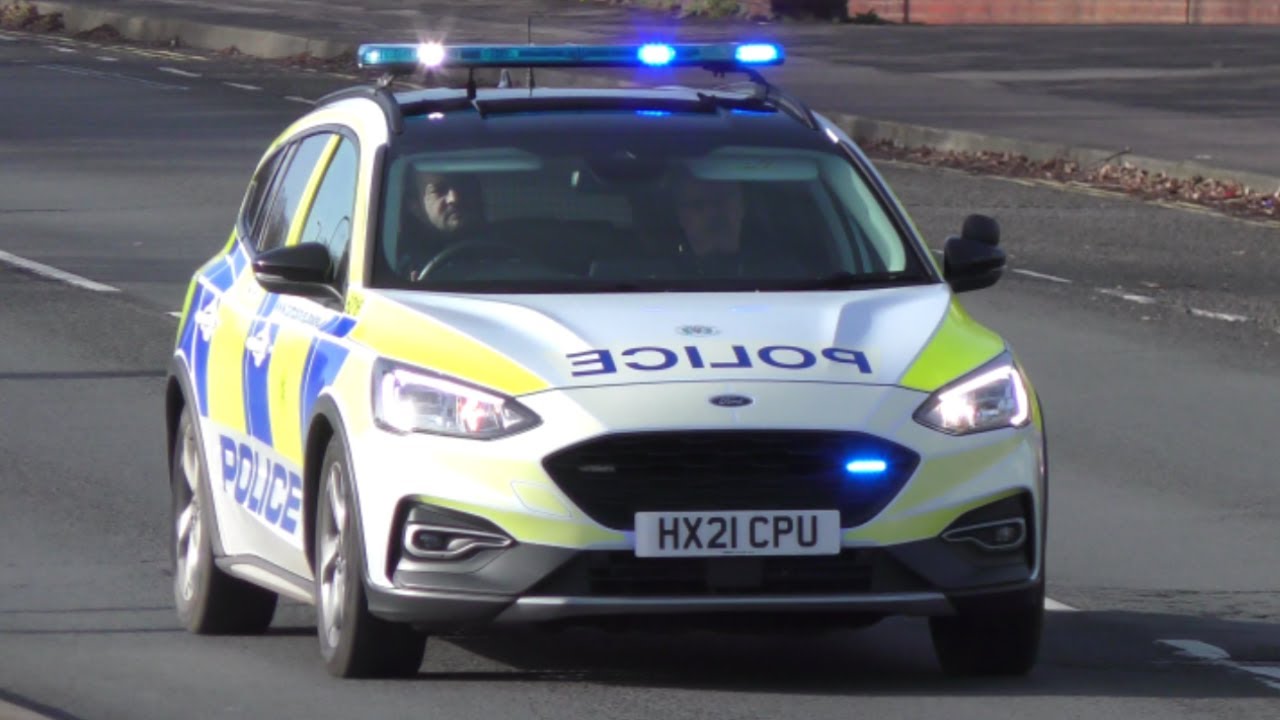 Hampshire Police Driver Training Units Responding - YouTube