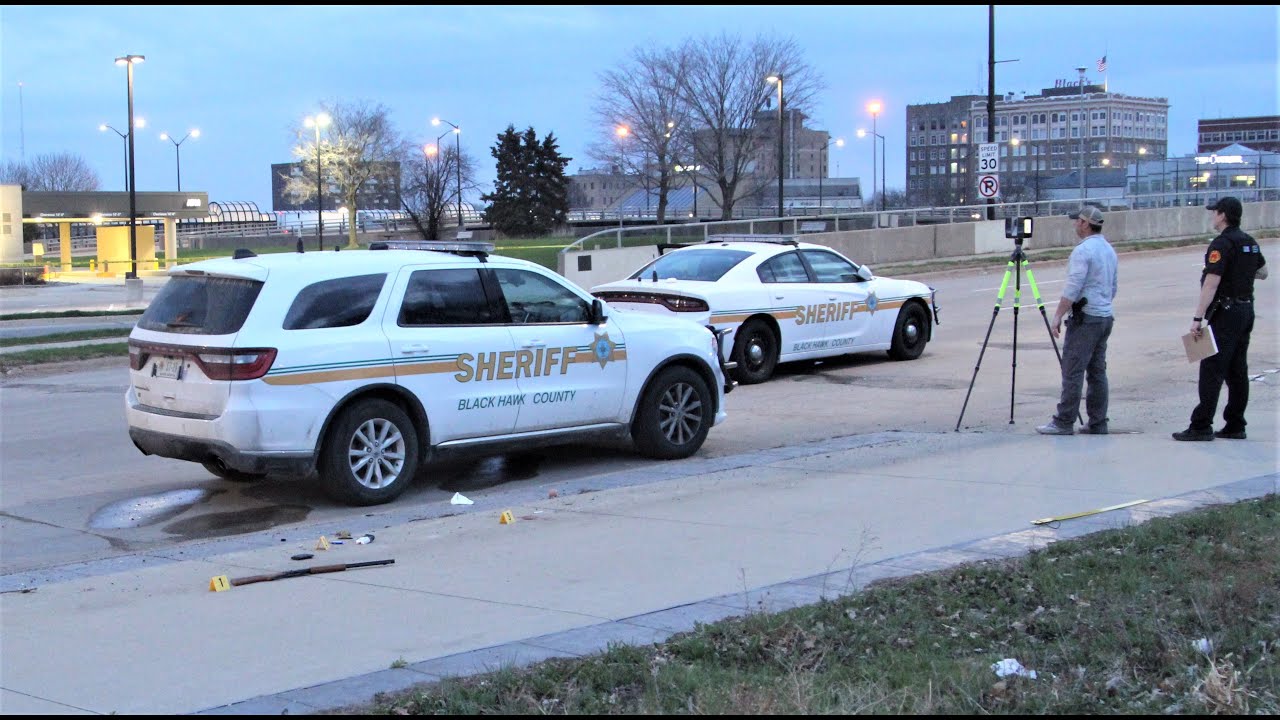 Live report from scene of officer-involved shooting, Waterloo, Iowa ...