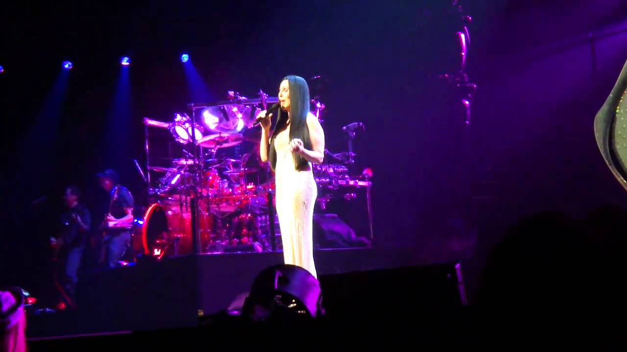 Cher Final Show Feb 5, 2011 (LOVE HURTS.MP4 - YouTube