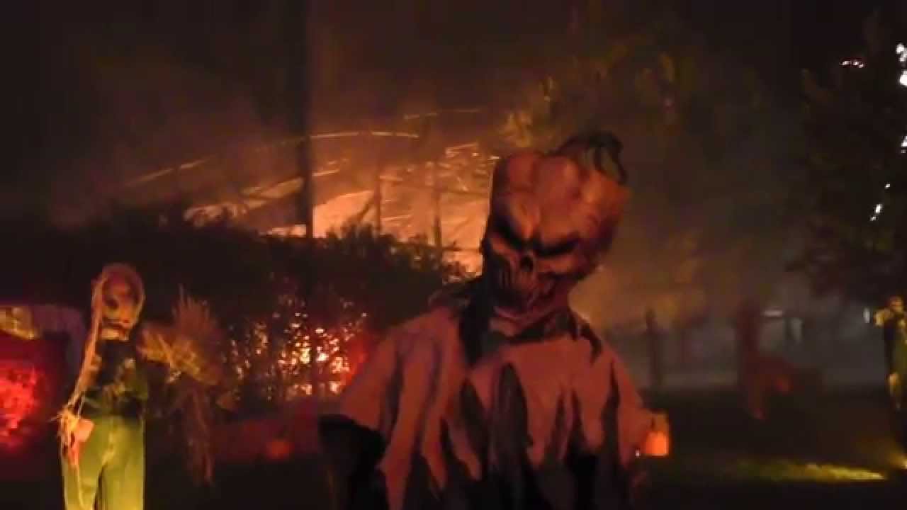 Scarecrow Corner at Scarywood Theme Park - YouTube