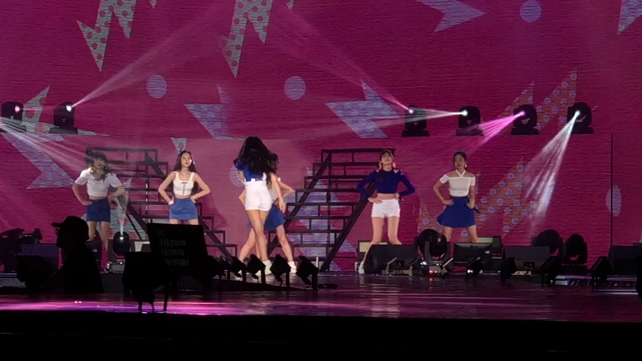 Apink concert in HK 2018 (No No No) - YouTube