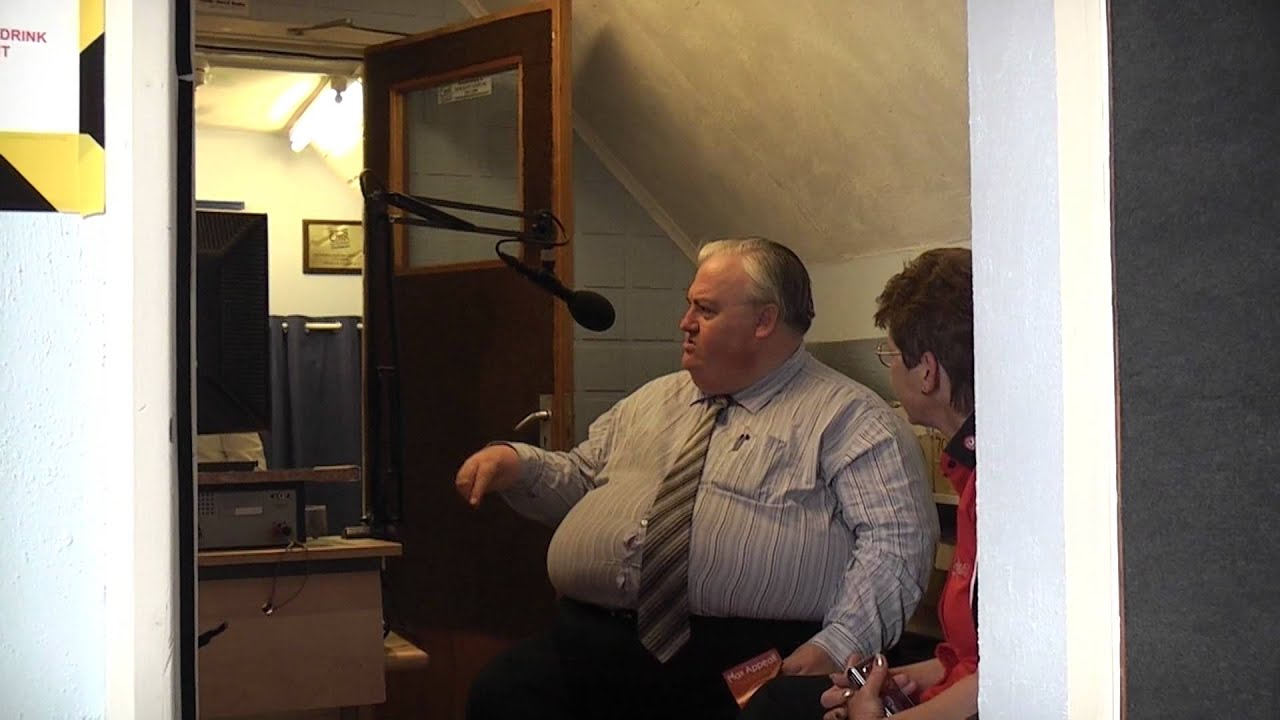 Simon Fisher Becker (Dorium) Blue Man - Dr Who visit's Castle Mead ...