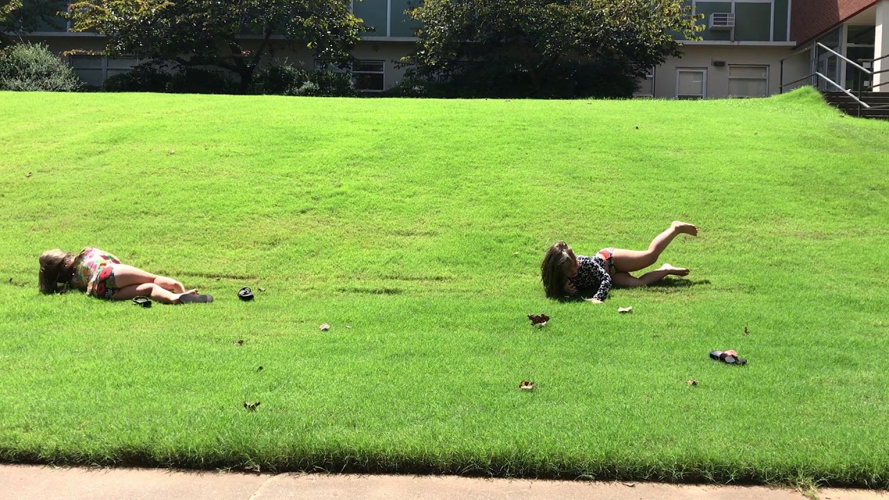The Lyla & Flora Show. twins rolling around in the grass - YouTube