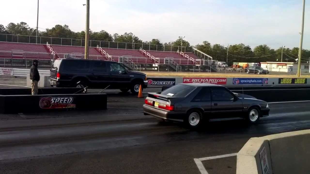 Manual Trans Mustang Going Rounds In A Bracket Race! - YouTube