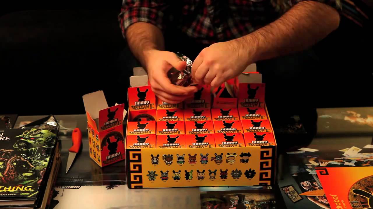 Sockyeti presents: Kidrobot Dunny Azteca 2 Unboxing - YouTube