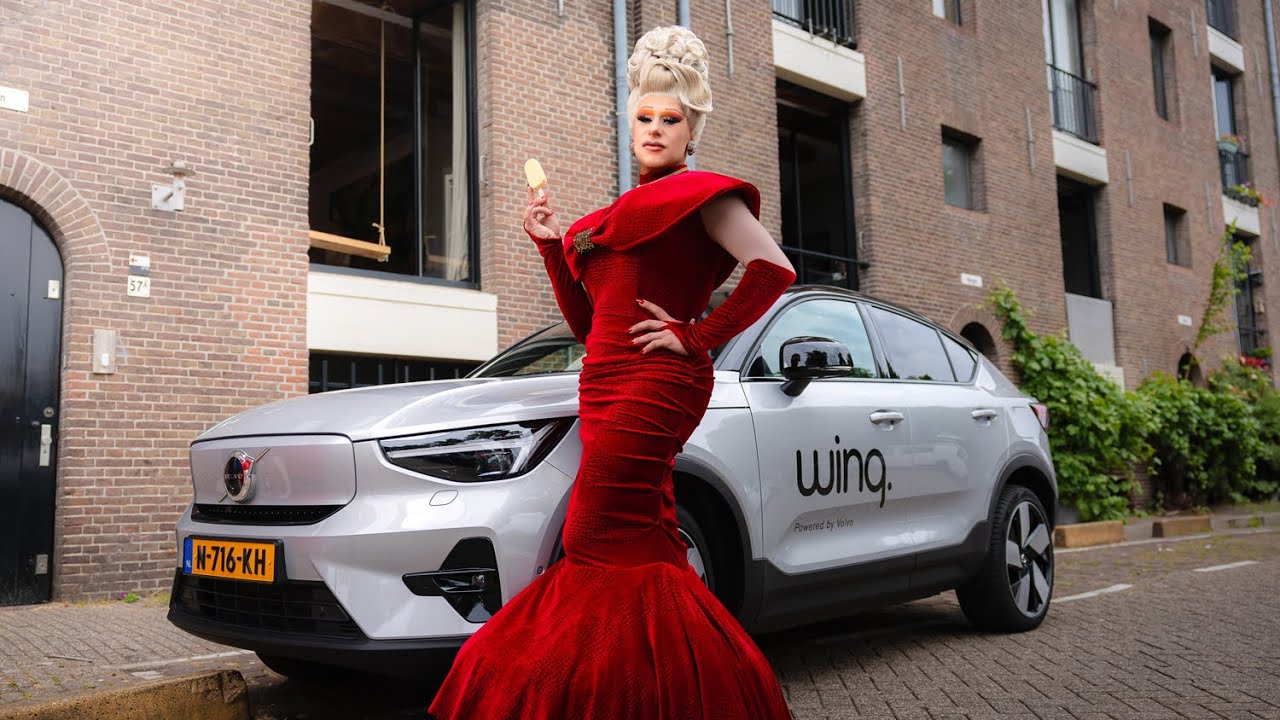 Sederginne: “Als dragqueen moet je een olifanten­huid hebben” - YouTube