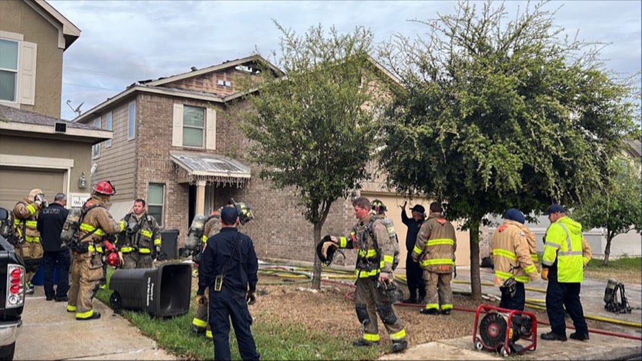 ‘The whole top of the roof is gone’: 2-story home on far South Side ...