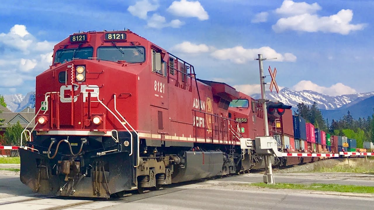 13,000+ FEET LONG!!!! Canadian Pacific Intermodal (CP 199) West at Canmore, AB! - YouTube