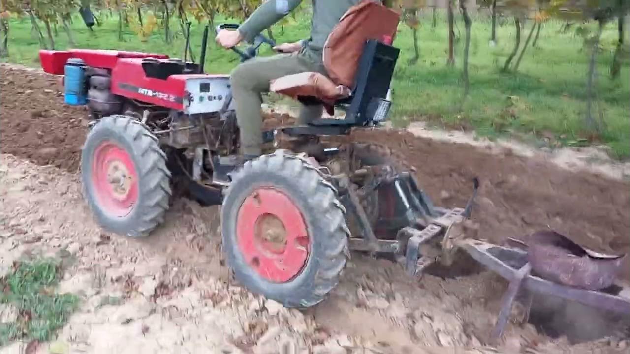 Malotraktor MT8 132.2 - Jesenná orba 2023 - YouTube