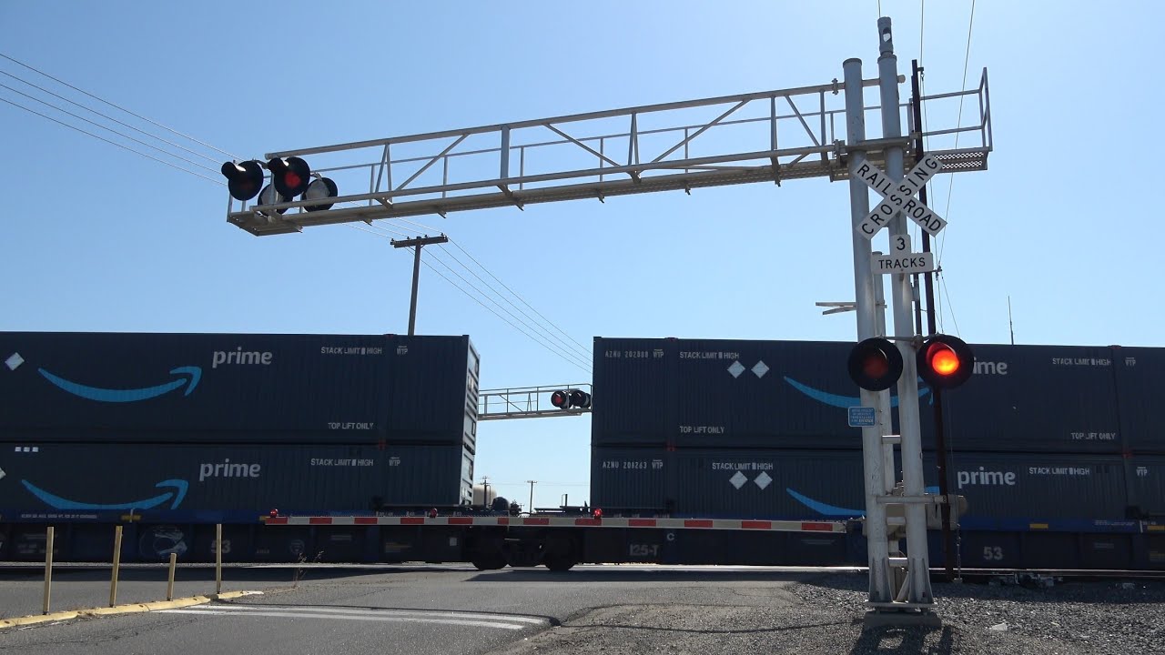 BNSF 7138 Intermodal Train North - Patterson Rd. Railroad Crossing ...