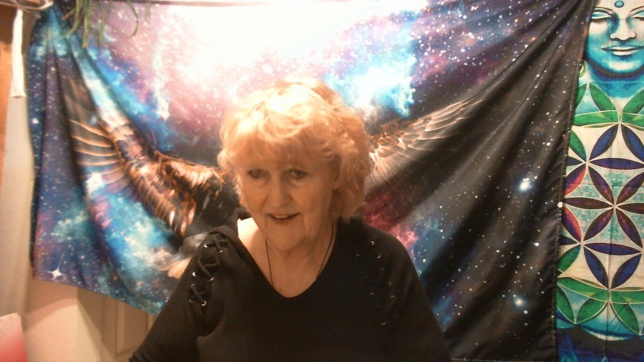 Earth signs Tarot February 2-9, 2020 - YouTube