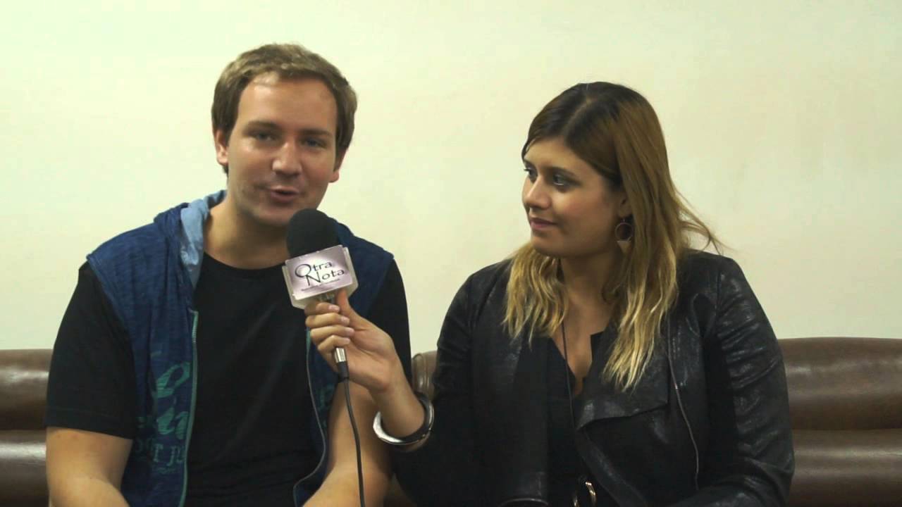 Bryce Manderfield y Marcela Gandara Revo13 Sede Norte - YouTube