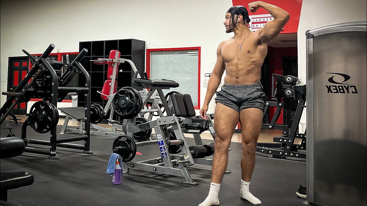 QUAD Focused Leg Day! - YouTube