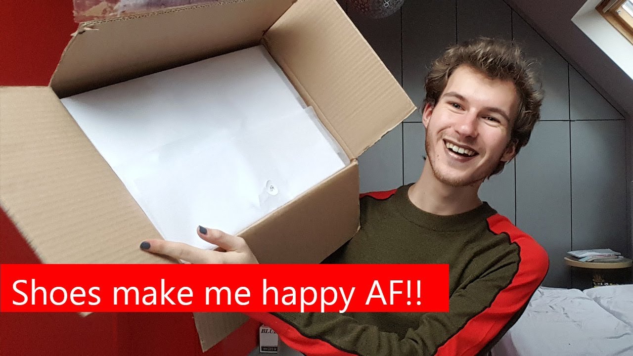 Unboxing my red Havva Mustafa boots - YouTube