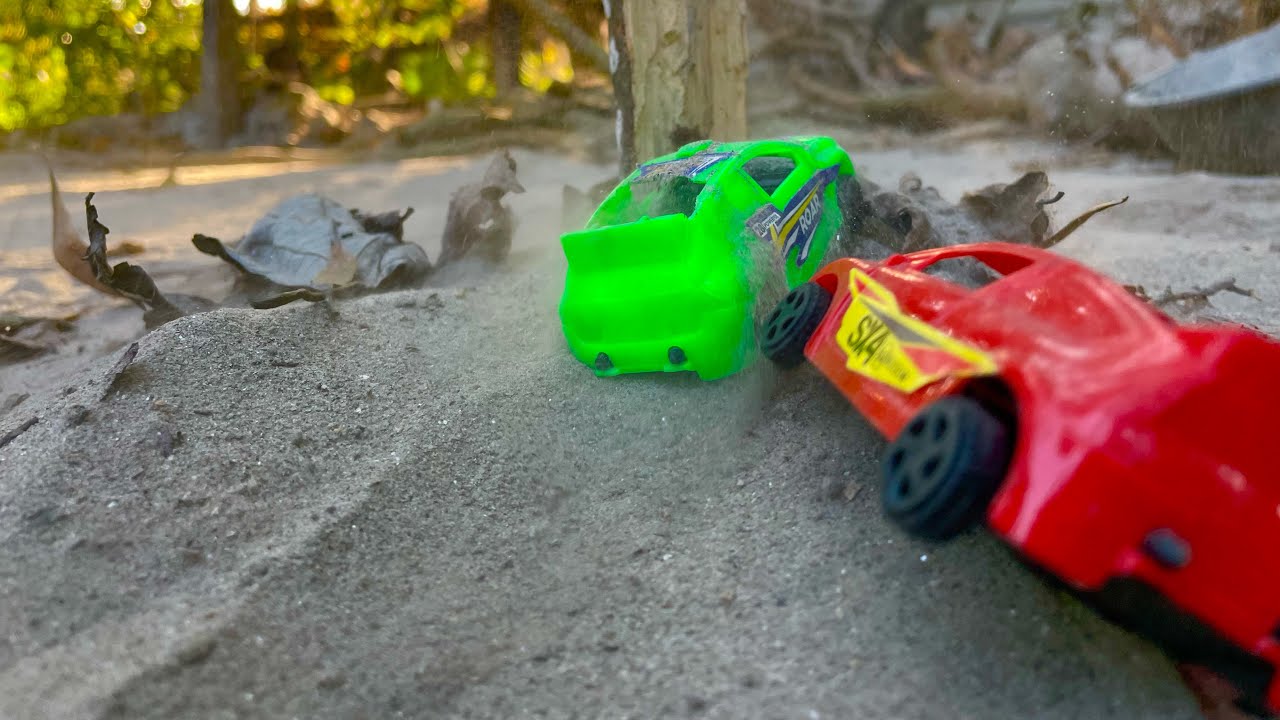 Realistic toy car crush #carcrash #toy car #experiment - YouTube