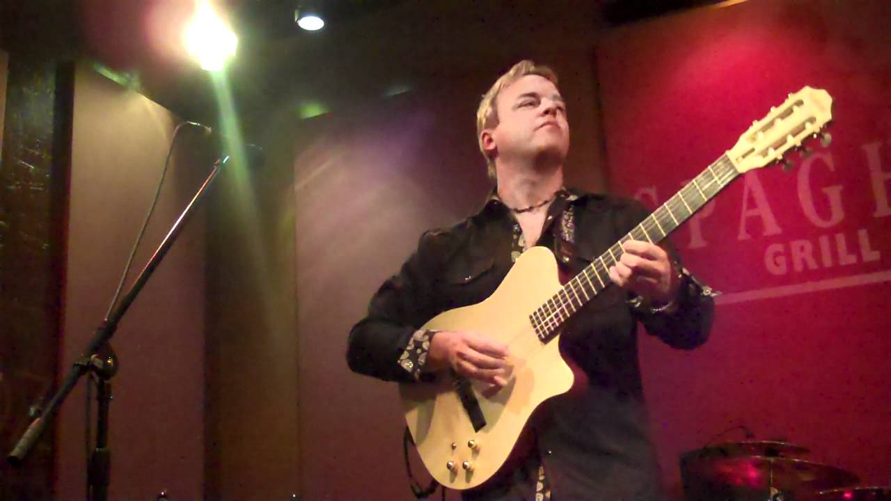 Steve Oliver performs "High Noon" Live At Spaghettini's - YouTube