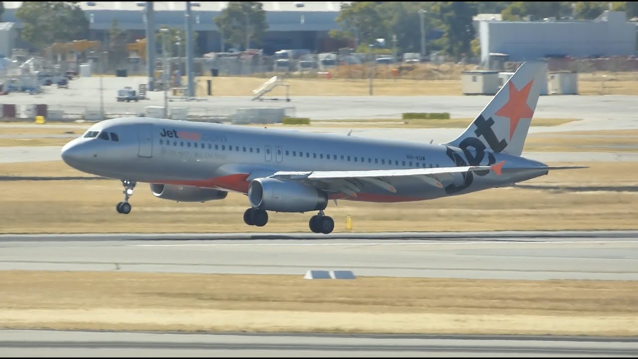 Retired Jetstar (Now Qantaslink) VH-VQW Airbus A320 Arrival on RWY 21 ...