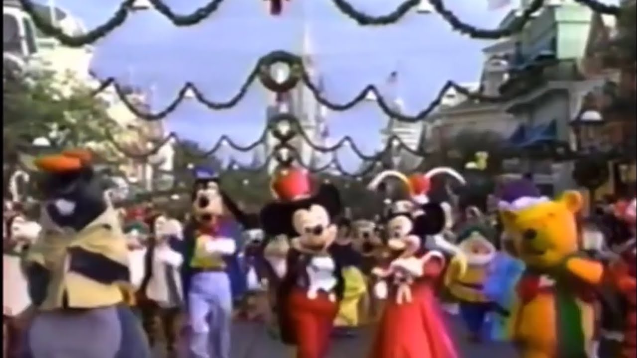 Disney’s Very Merry Christmas parade 1990 Have a Holly Jolly XMas The ...