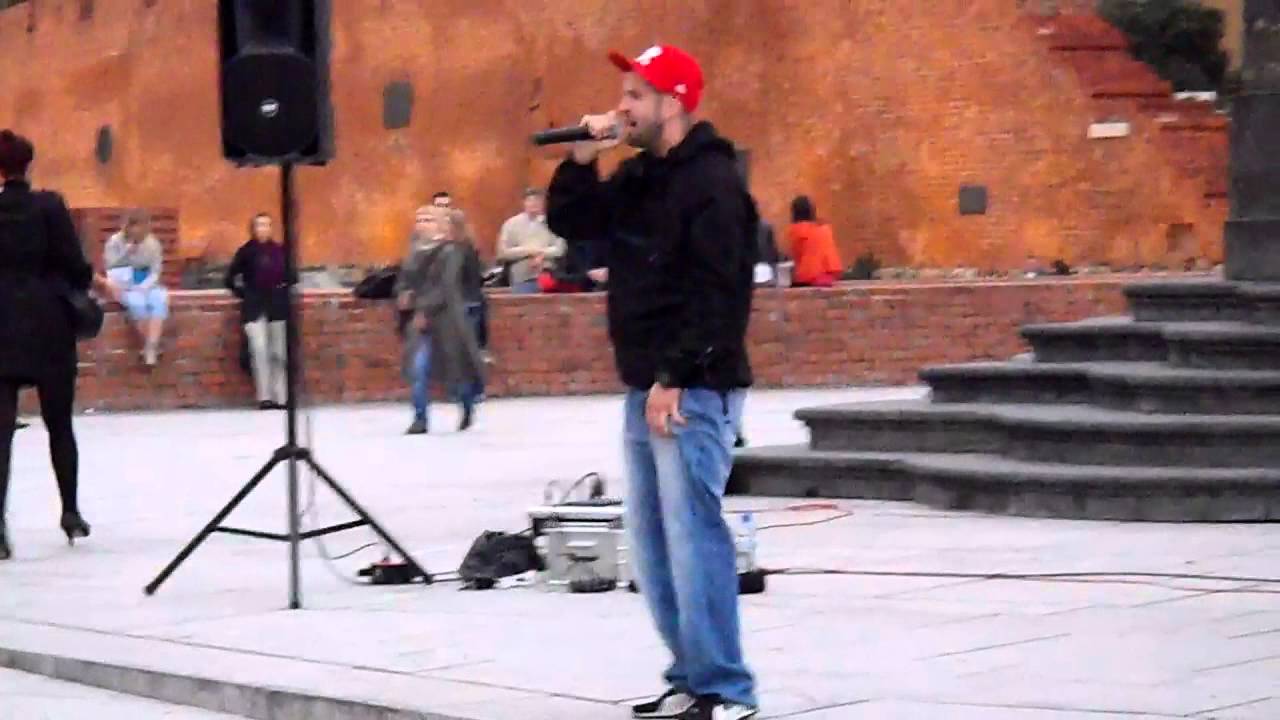 Polish Rapper.in Warsaw Old Town - YouTube