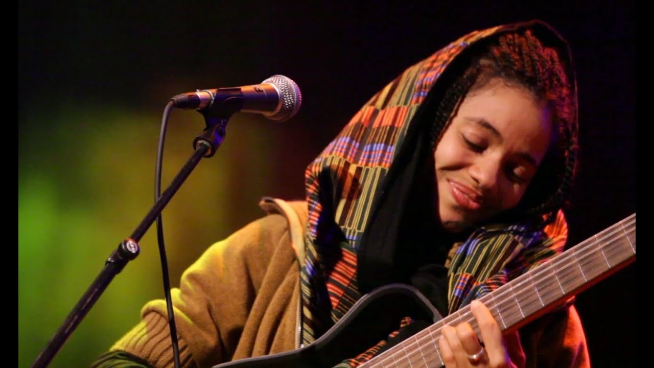 Nneka - Off- & Onstage - My Fairy Tales - Tour 2015 @Jam'in'Berlin (9 ...