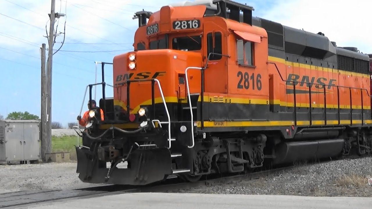 BNSF 2816 & HLCX 1073, Rock Island, IL, 5/12/2020 - YouTube