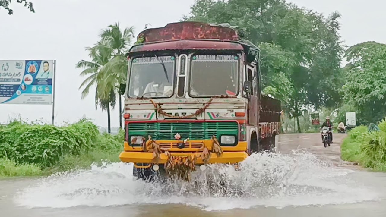 Lorry Escape from away In Spate Water | What are risks for truck ...