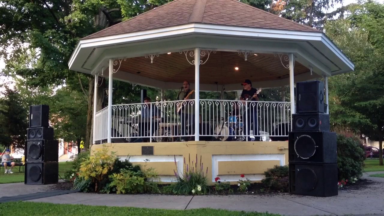 Moss Back Mule Band @ Camden Village Park - Choo-Choo Ch'Boogie - YouTube