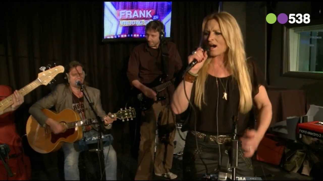 Desray - Dreams (live bij de Frank en Vrijdagshow) - YouTube
