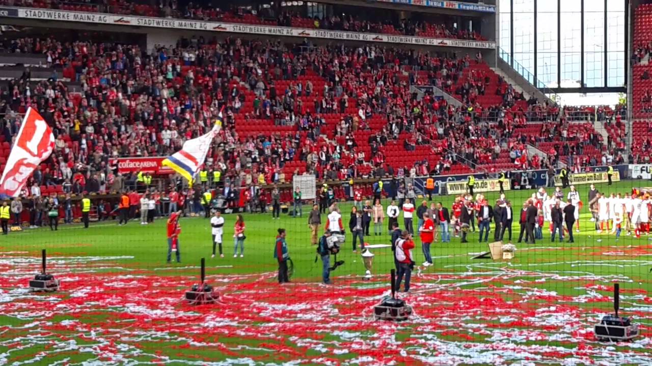 Thomas Neger Mainz 05 feiert den Einzug in die Europa league - YouTube