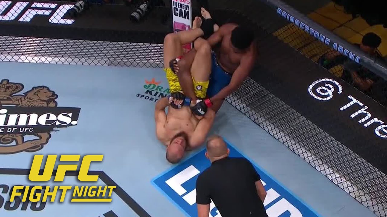 Valter Walker submits Kennedy Nzechukwu with a heel hook at UFC ...