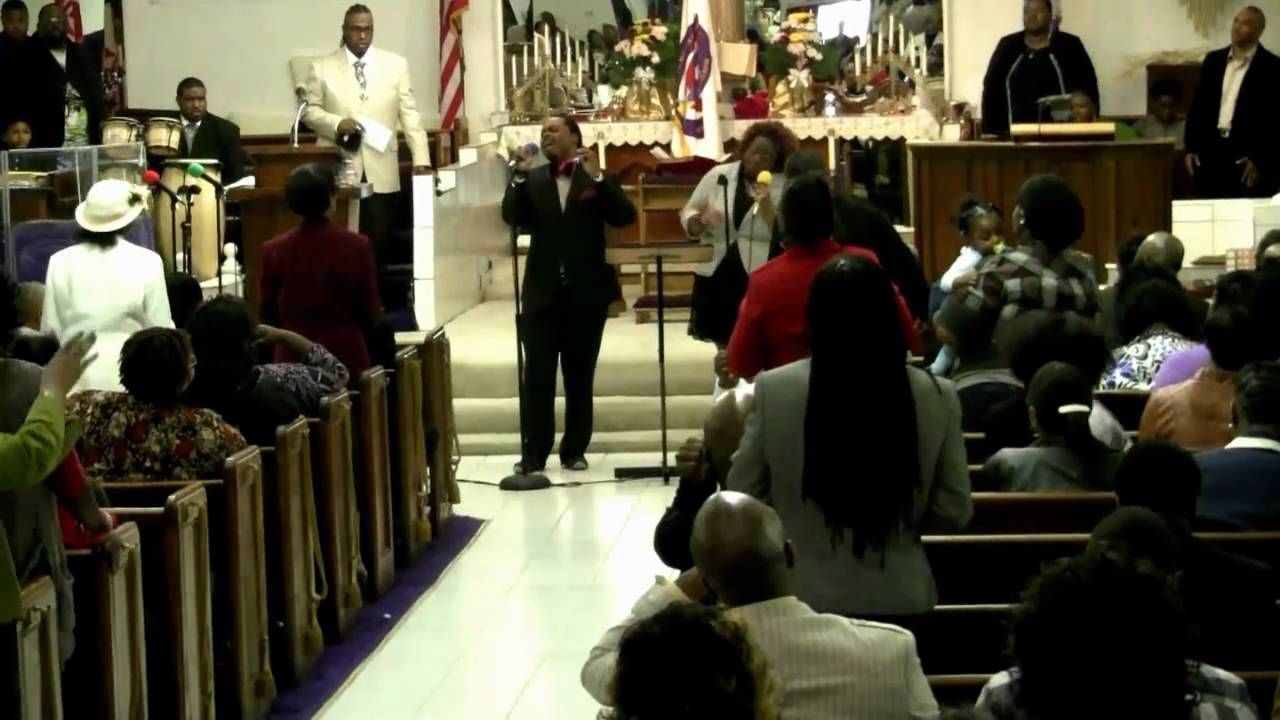 Dion Dickens & Johnsie Davis sing The Potters House - YouTube