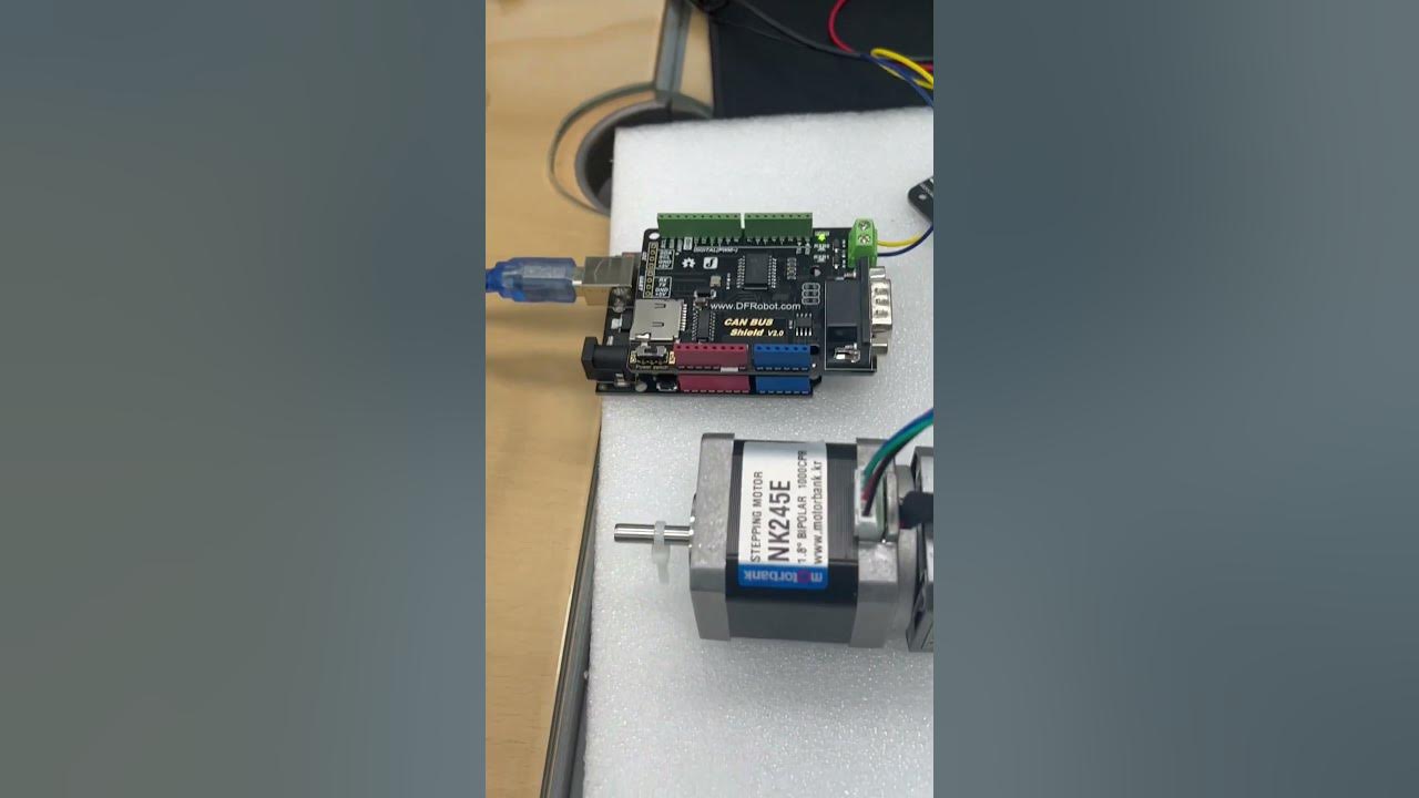DFROBOT CAN BUS Shield for Arduino DFR0370 + DFRduino UNO R3 [DFR0216] + CAN 통신 스텝모터 컨트롤러 - YouTube