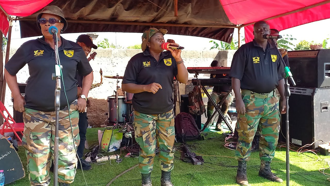 highlife section with sunyani 3rd generation band on apuutoo live band ...