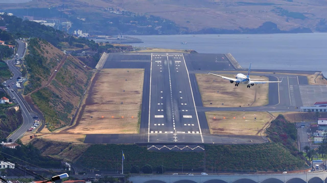 Cool Landing at Funchal Airport Madeira Plane Spotting Boeing 737-8K5 ...
