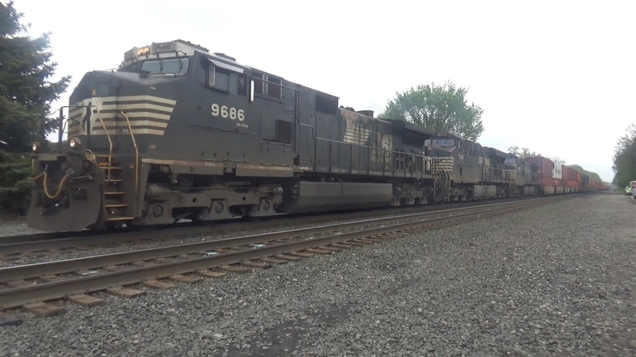 NS intermodal passes Chesterton - YouTube