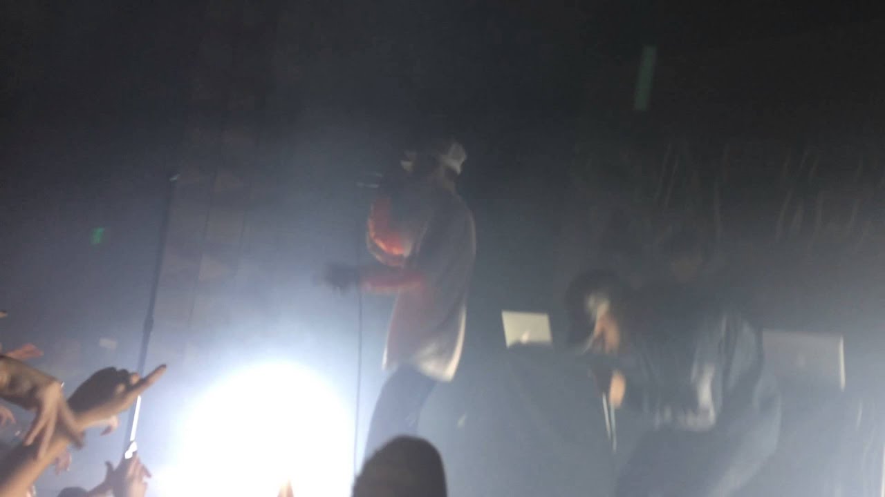 Bladee & Ecco2k - Bleach (Live at The Regent 12-13-14) - YouTube