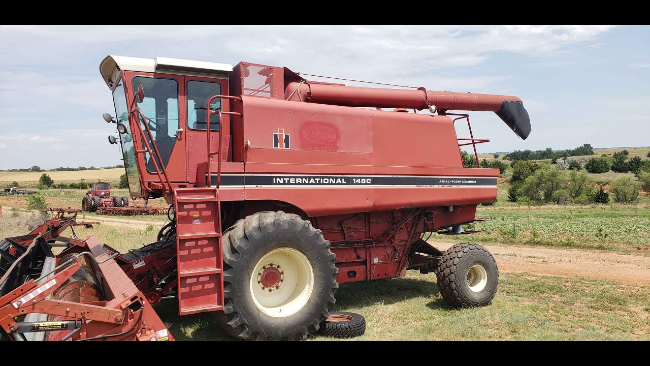 We got a combine! Introducing the IH 1480 "Axial Flow" - YouTube