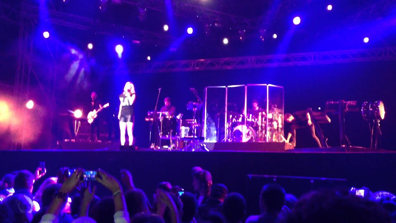 Ellie Goulding - Live at Istanbul Rock'n Coke Fest 2013 - YouTube