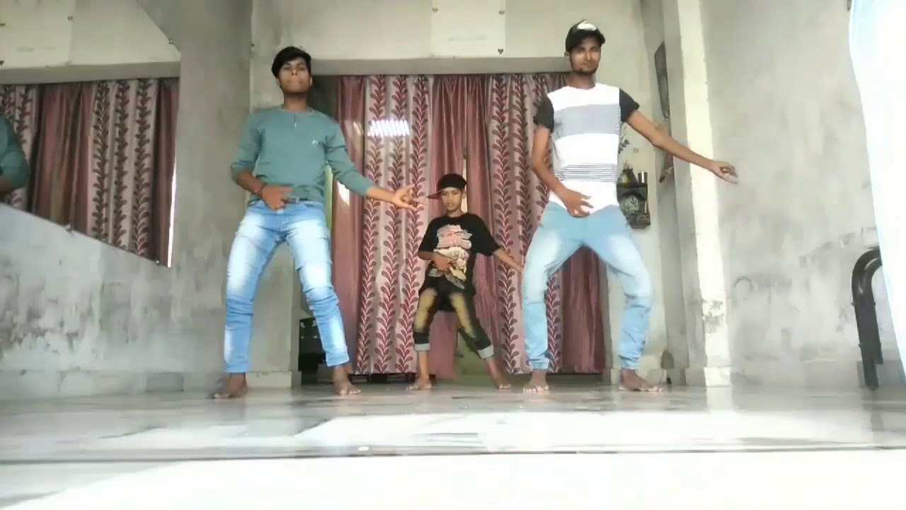 Cheez badi mast mast/ aksh dance academy - YouTube