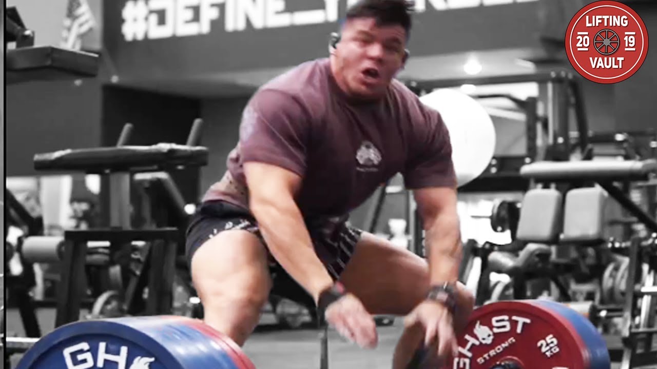Wild Man Caught Deadlifting 900 lbs - YouTube