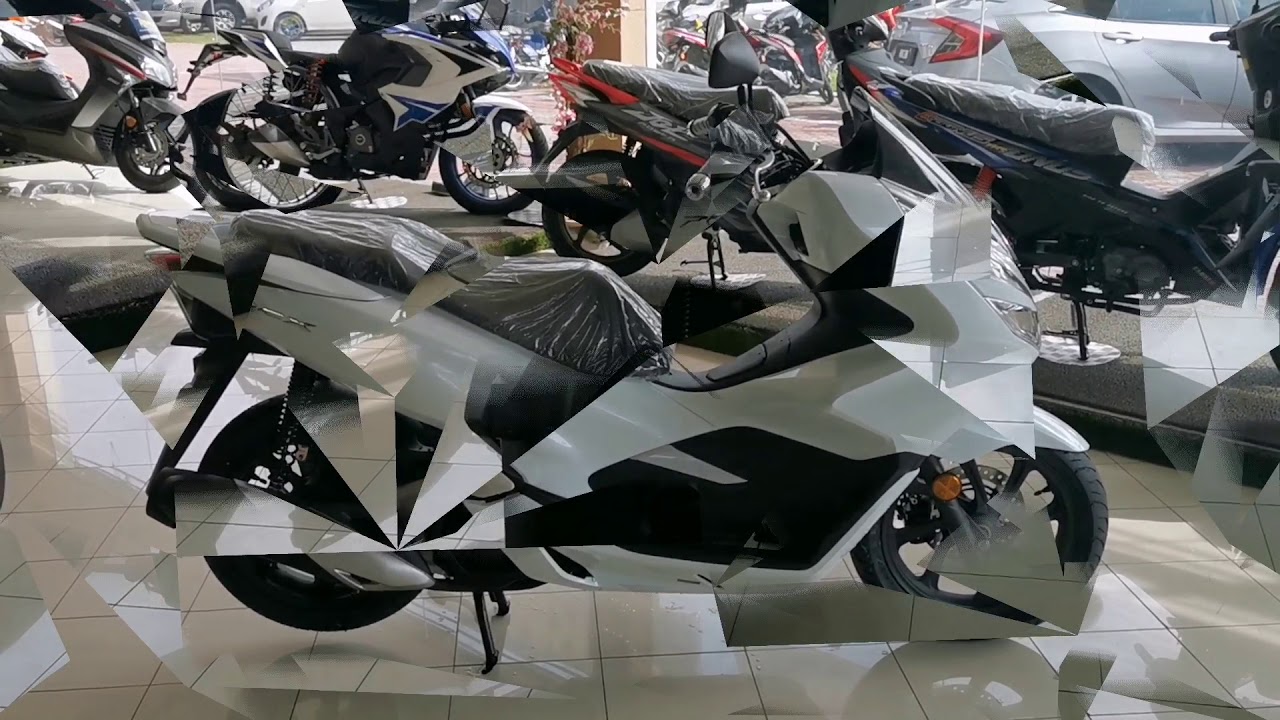 Honda PCX Pearl White Walkaround - YouTube