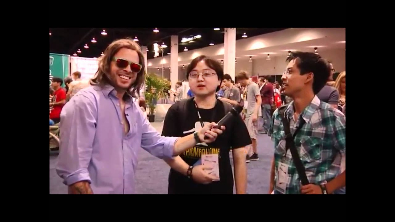Most Socially Awkward Guy At VidCon 2012 - YouTube