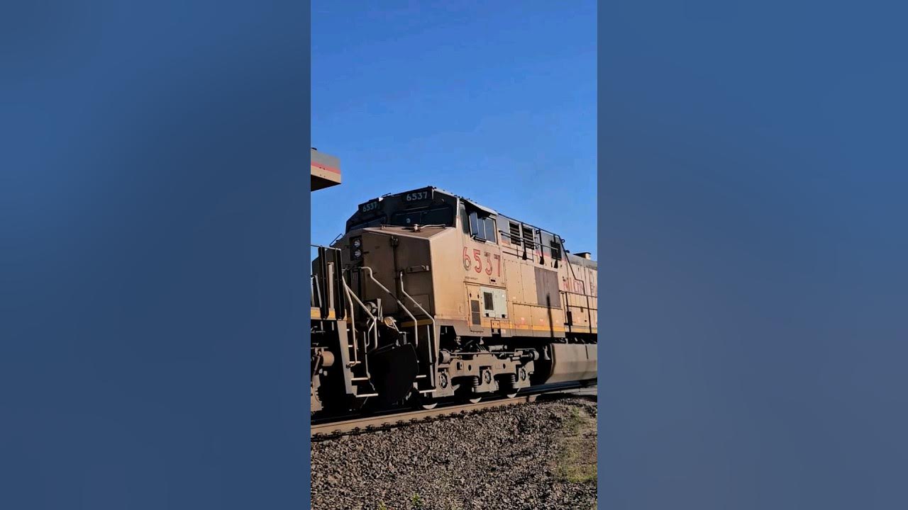 Old UP C44AC trailing 2nd #railfaning #railfanner #unionpacific - YouTube